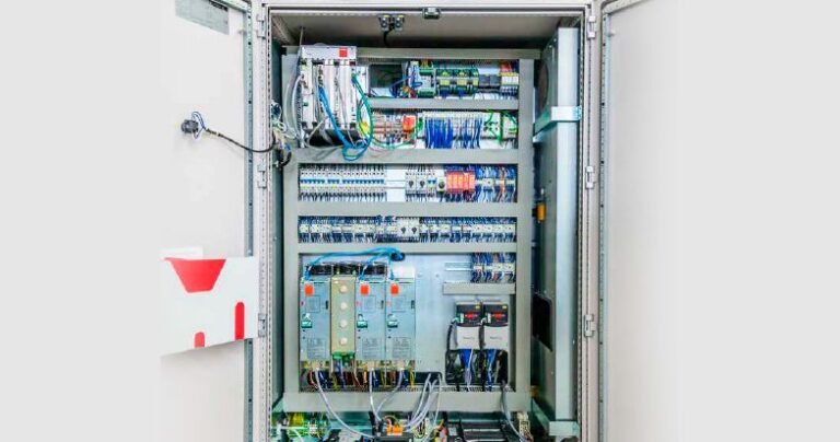 Paneles Eléctricos: Conceptos Básicos Y Usos. - Electropreguntas